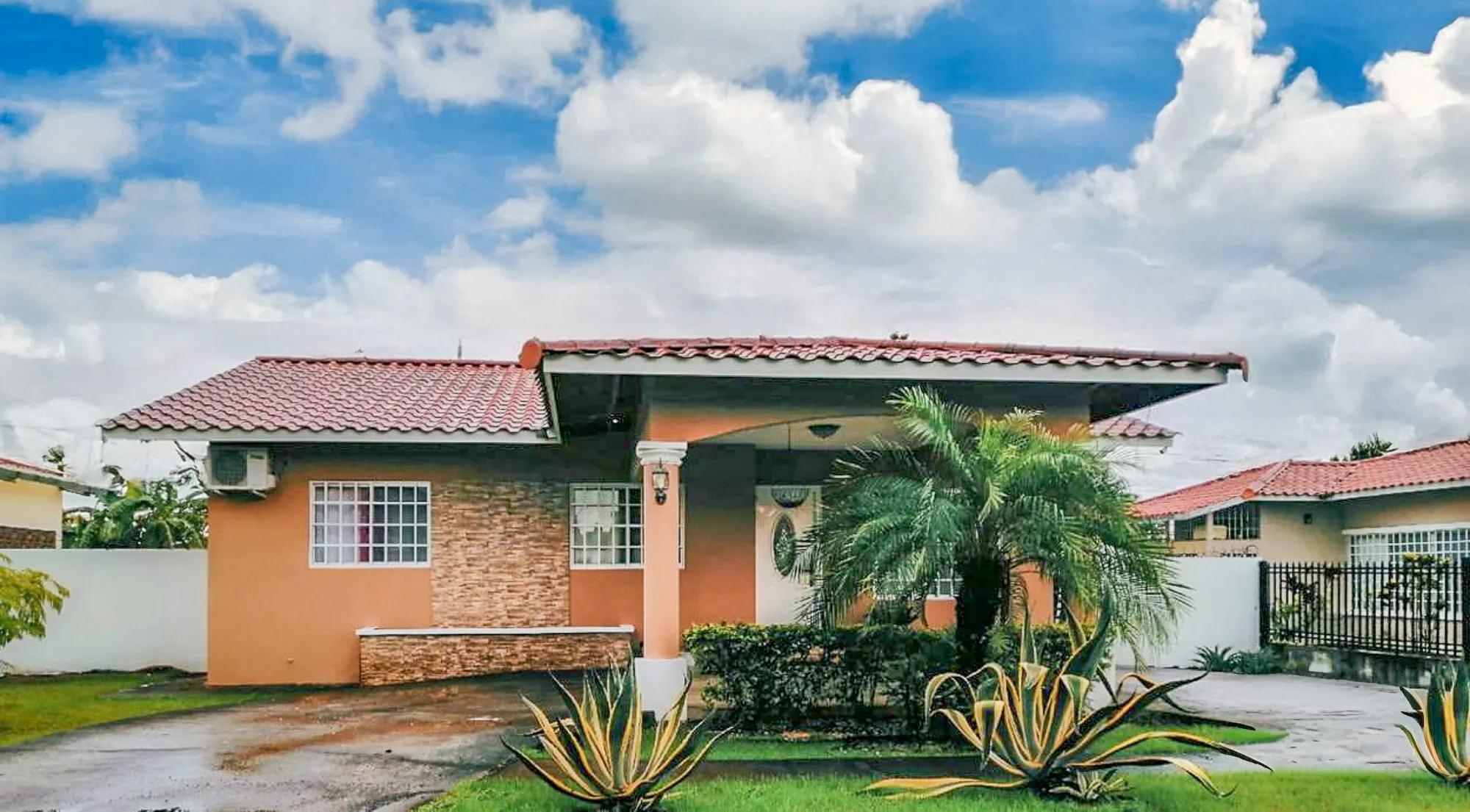 3-Bedroom Home in Residencial Villa María, David - Expat-Tations Real ...